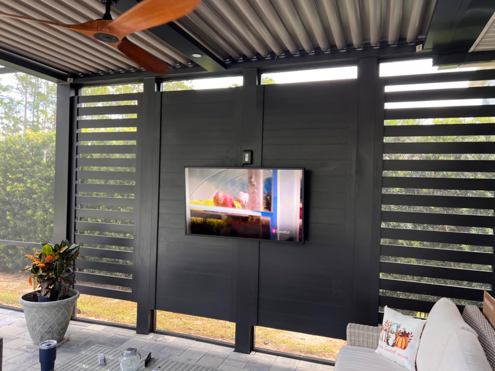 10 Best Weatherproof Outdoor TVs for Patio Gaming (March 2026)